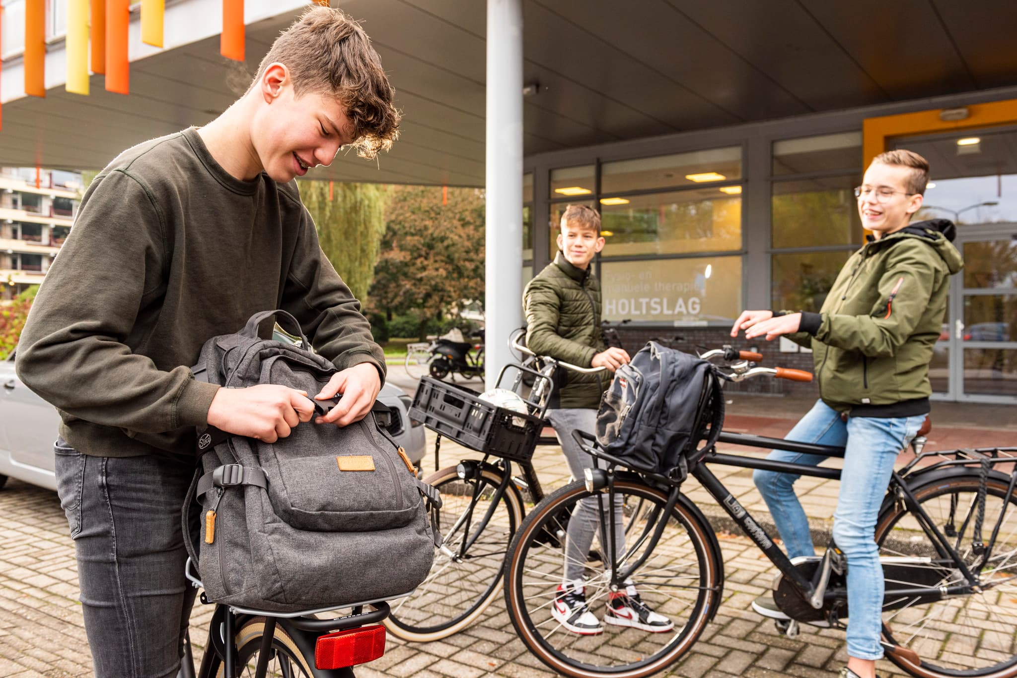 Monkey-Mee, veilig je schooltas op je fiets